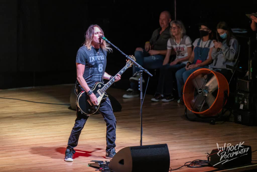 EVERCLEAR 'World Of Noise' 30th Anniversary Tour - Rock Documented