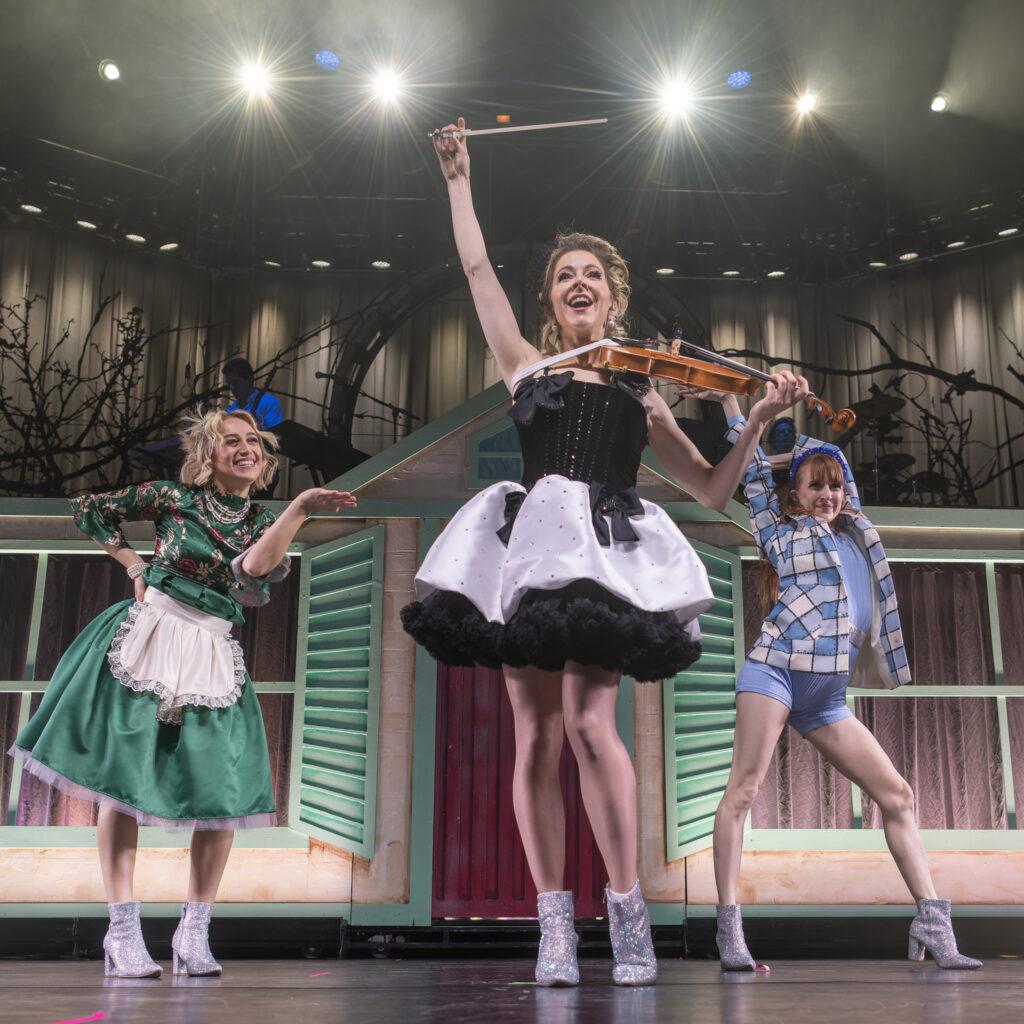 Lindsey Stirling's Snow Waltz Tour Creates A Winter Wonderland In The ...
