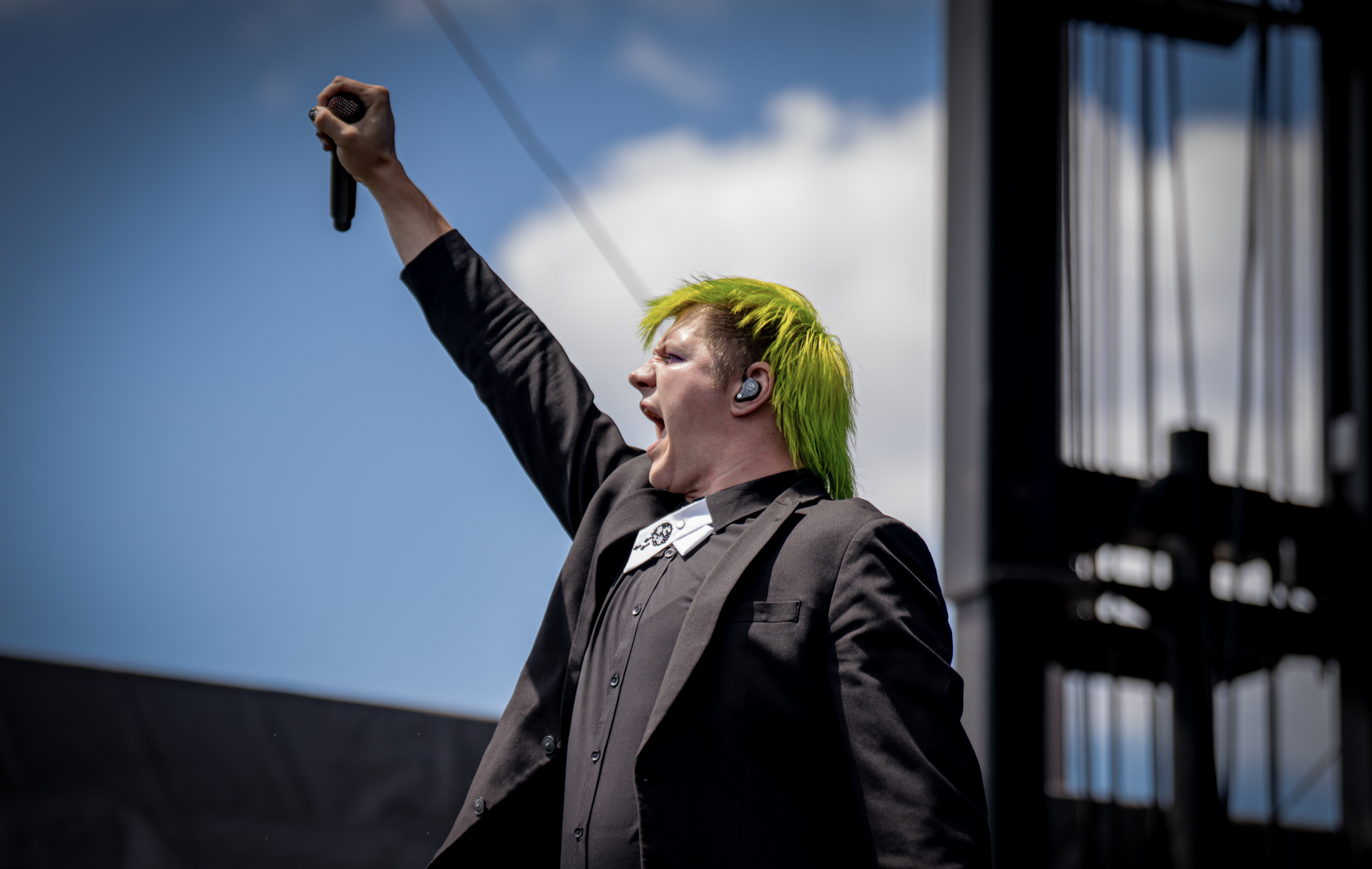 Lee Jennings of The Funeral Portrait Talks Theatrics, Emotion, and ...
